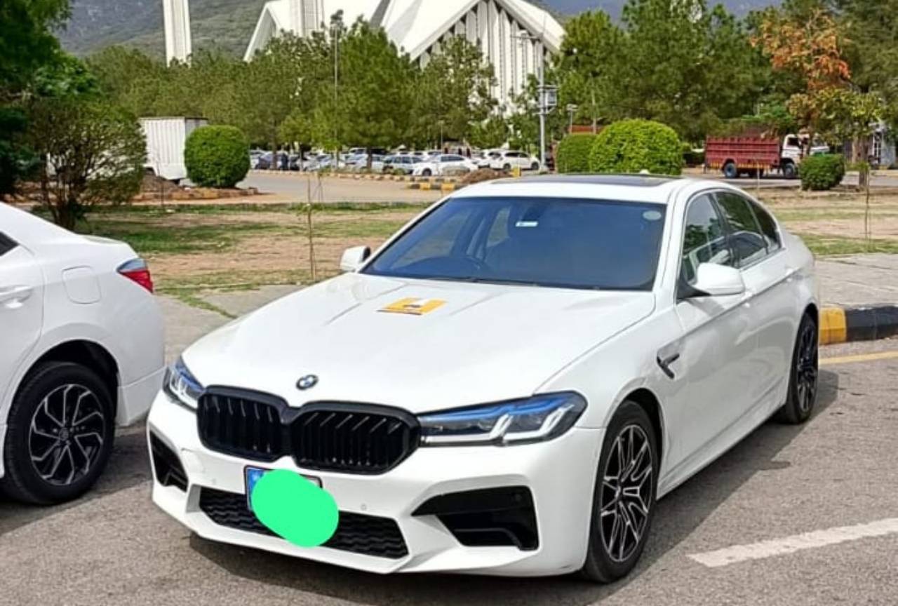 BMW For Rent – taibarentacar.pk